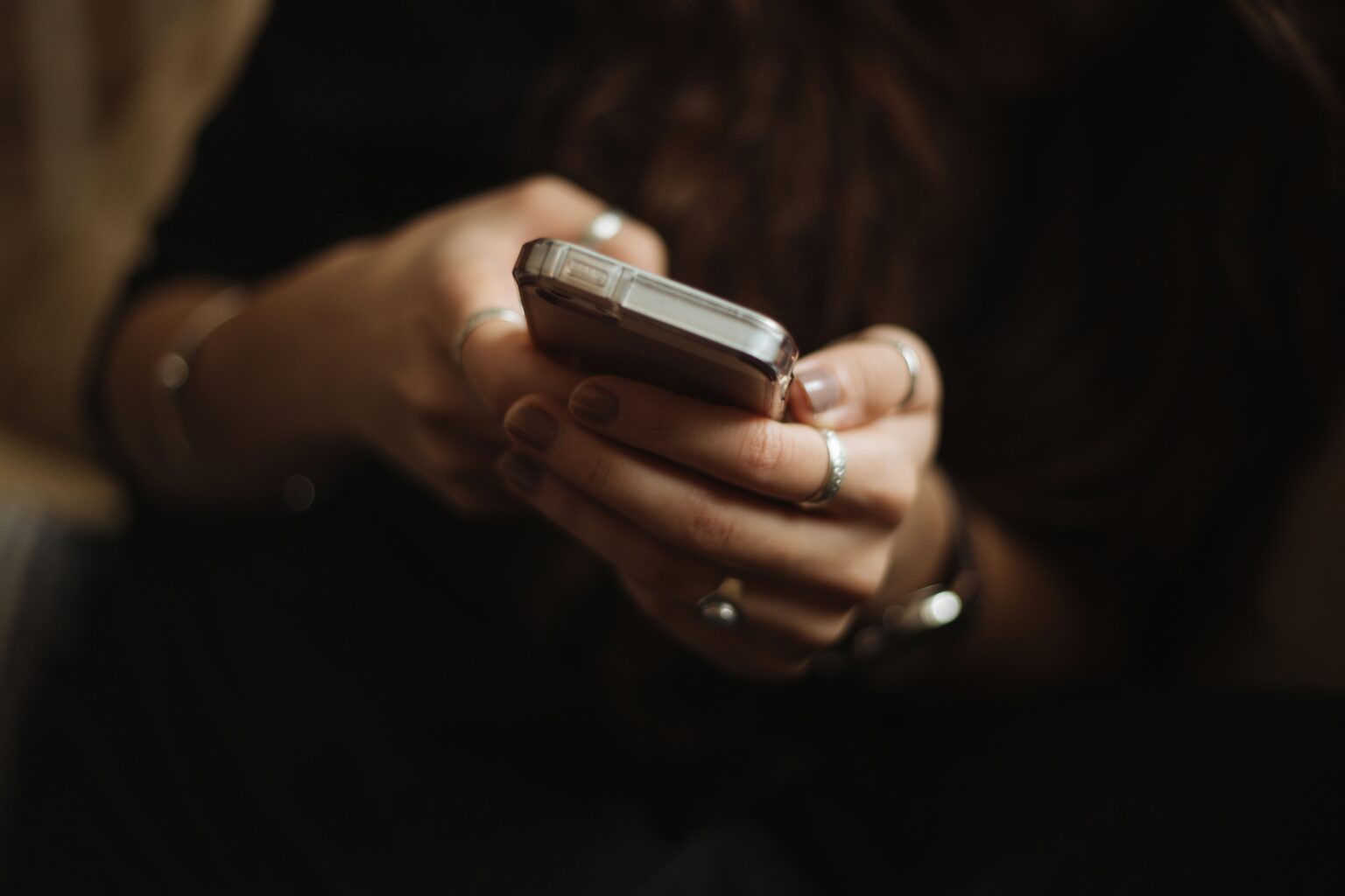 Cara dan Contoh Chat Dosen Pembimbing yang Baik dan Sopan - Ebizmark Blog